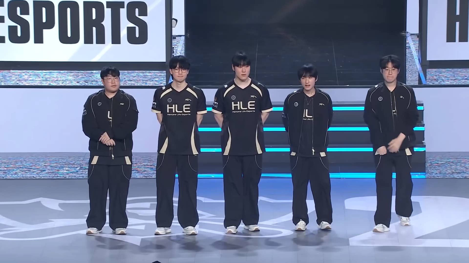 Hanwha Life Esports Beat 100 Thieves in Round 3 of Worlds 2025 Swiss ...