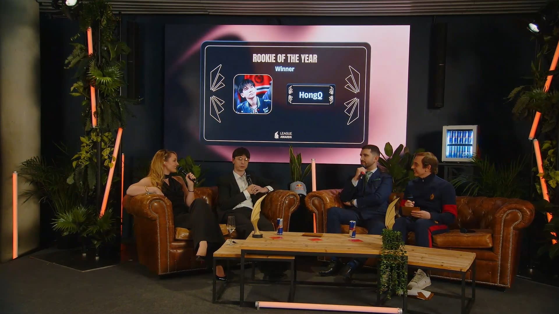 HongQ Wins Rookie of the Year at League Awards 2025 - GameDaily