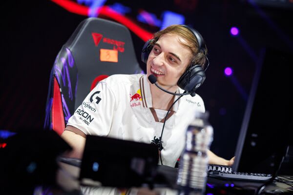 Caps Wins LEC Player of the Year at League Awards 2025 - GameDaily